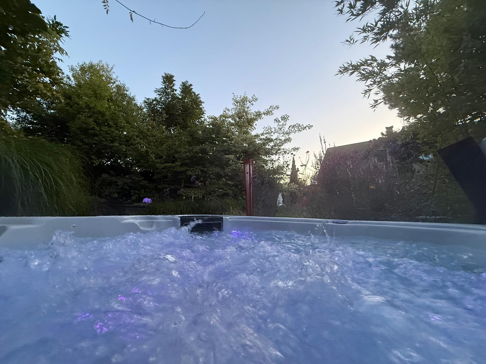 Pourquoi installer un spa chez soi ? Le bien-être au cœur de votre ...